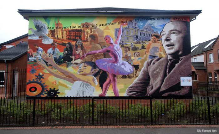 Belfast political murals and propaganda relating to the Northern ...