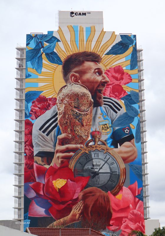 Biggest mural in the world painted by Cobre Art of Messi in Santa Fe ...